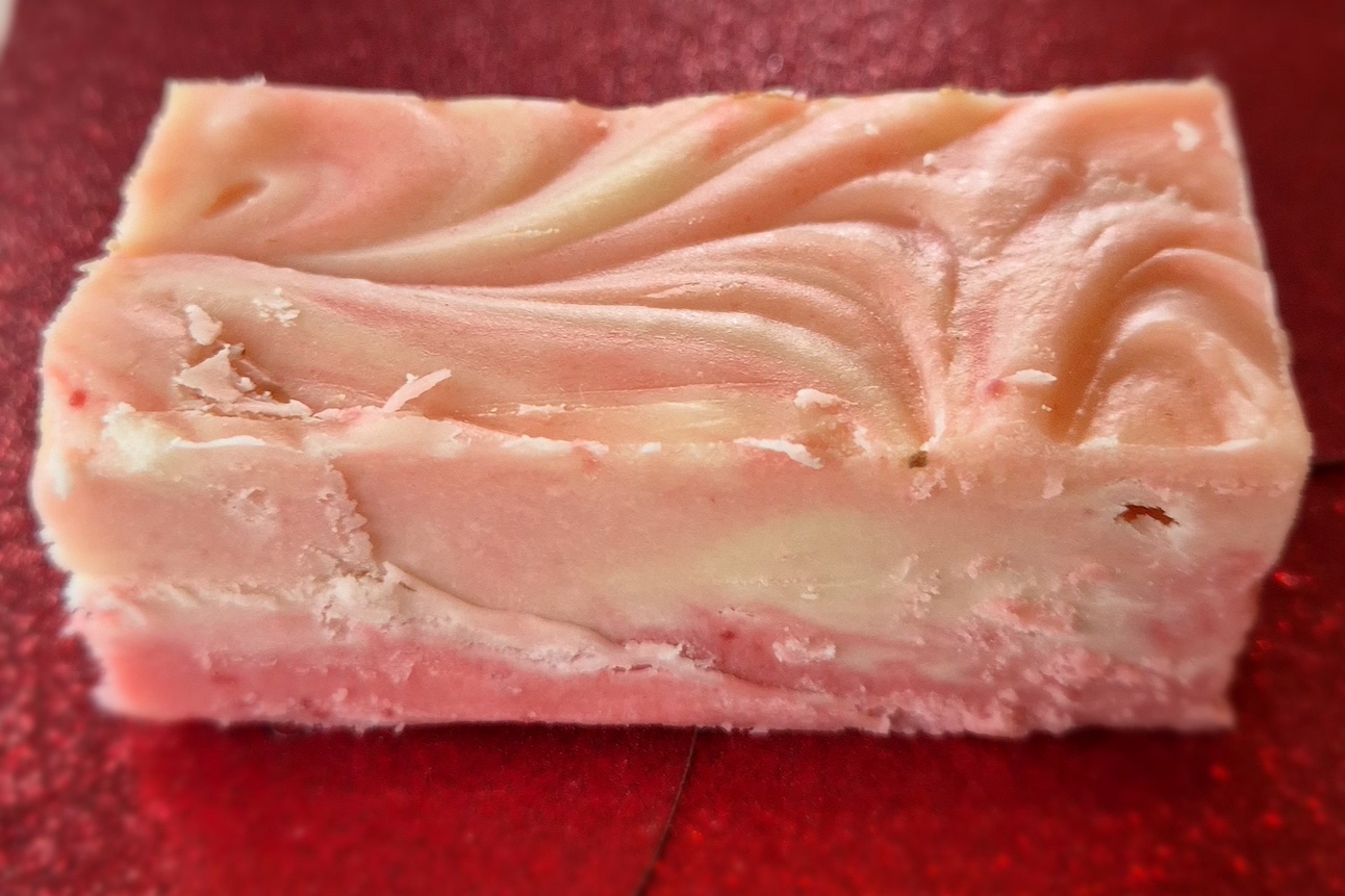 Raspberry Ripple Fudge Slice – Devine Fudge